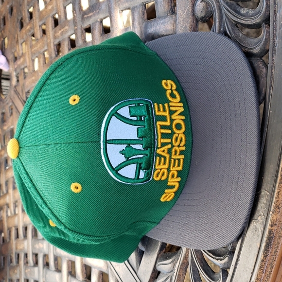 Mitchell & Ness | Accessories | Seatlle Supersonic Snapback Hat | Poshmark